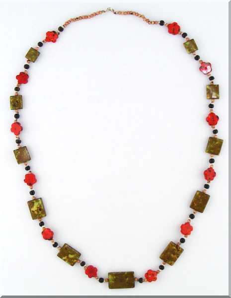Speckled Red Flowers Design Necklace – Eastern Collection